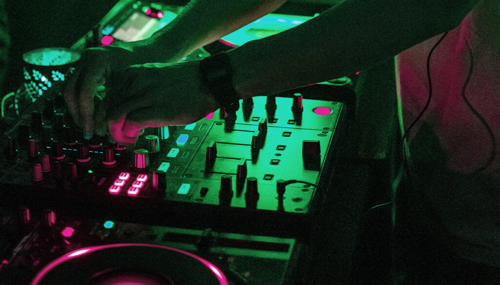 Fred again .. | Listening In